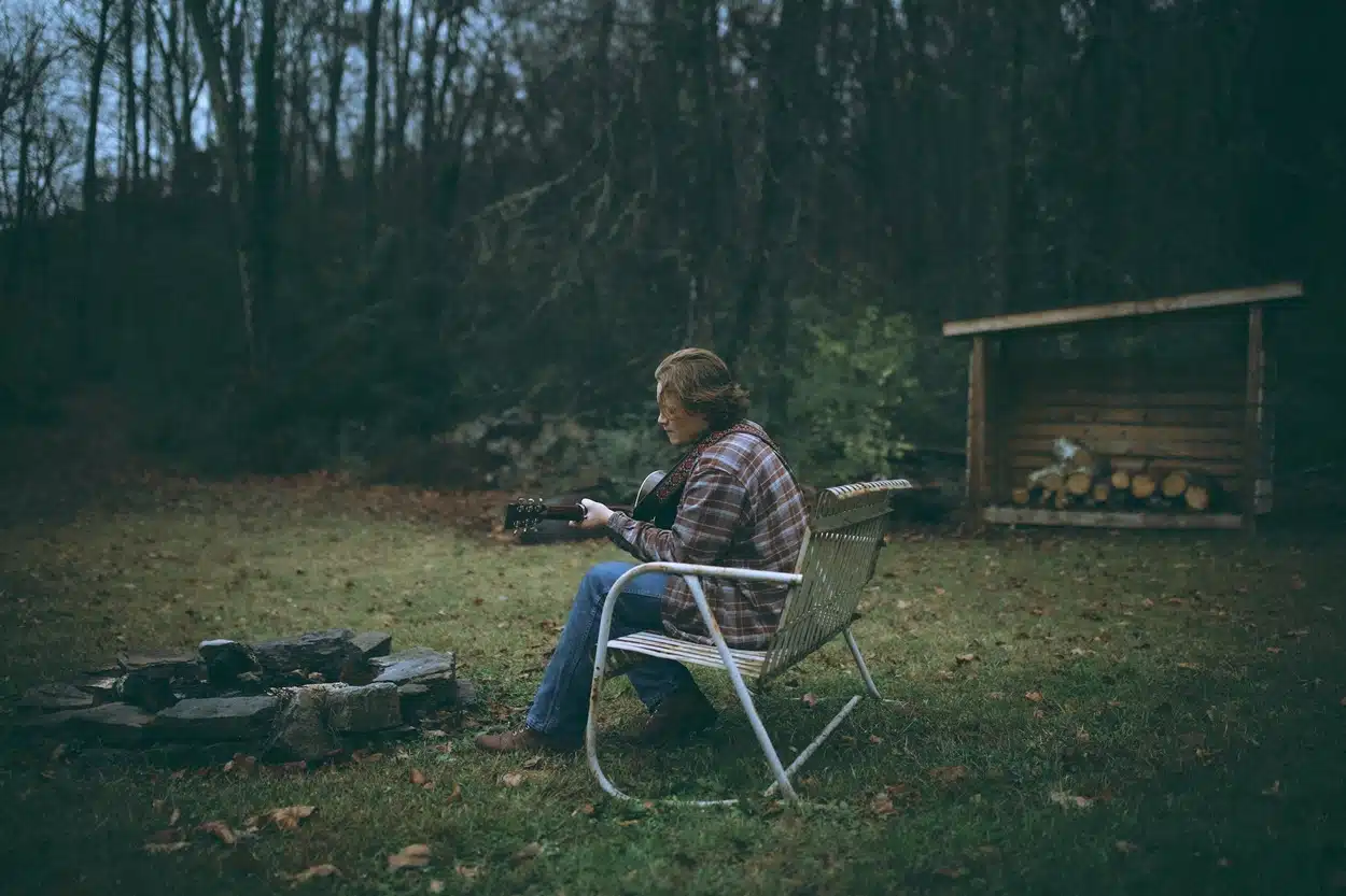 [Americana] Listen to: Colton Bowlin - Clinton County